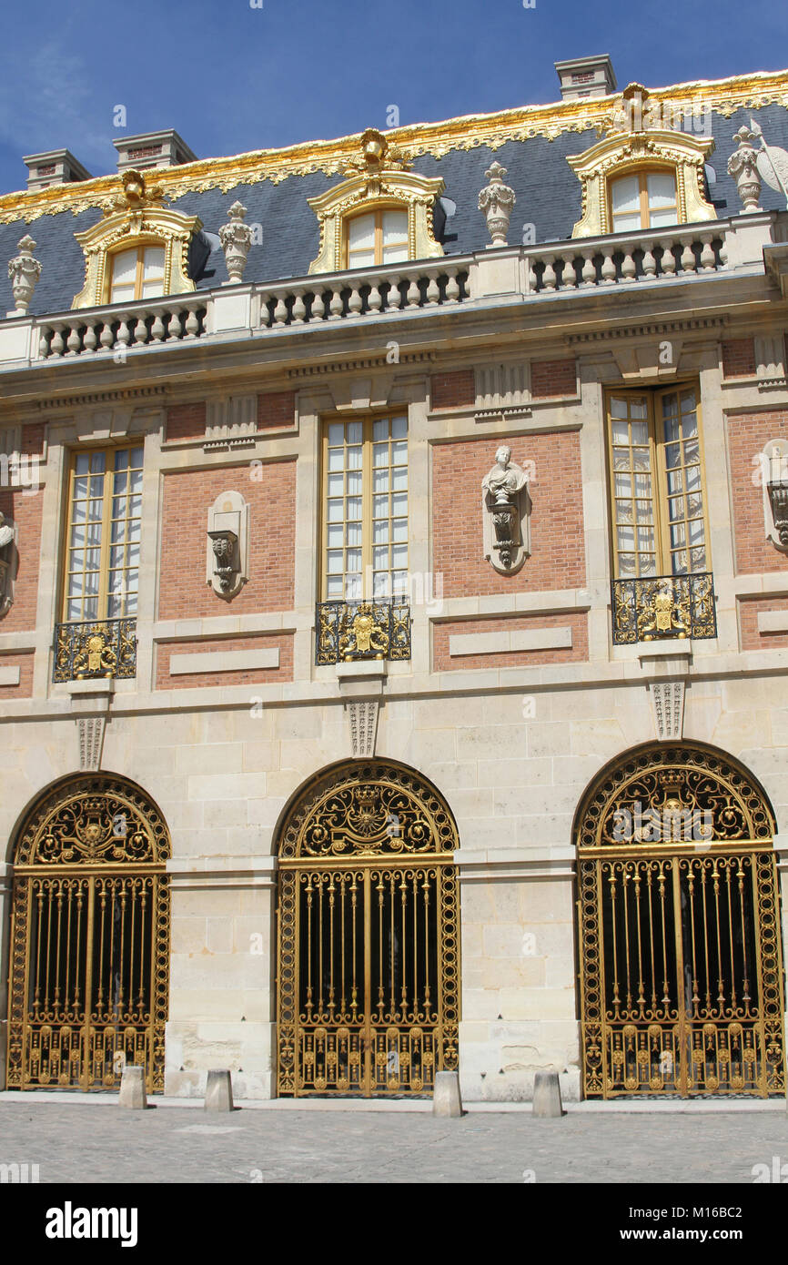 Château de versailles windows marble hi-res stock photography and ...