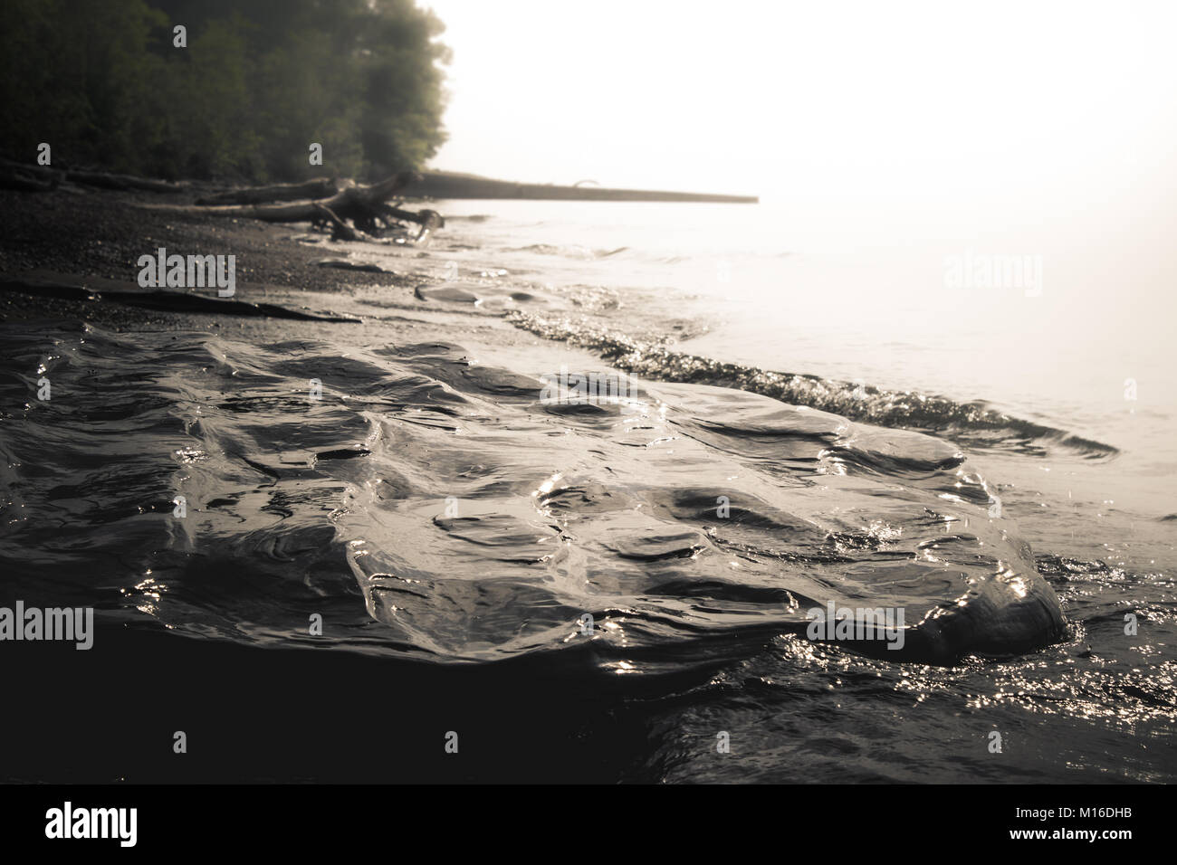 Water ripple rock hi-res stock photography and images - Alamy