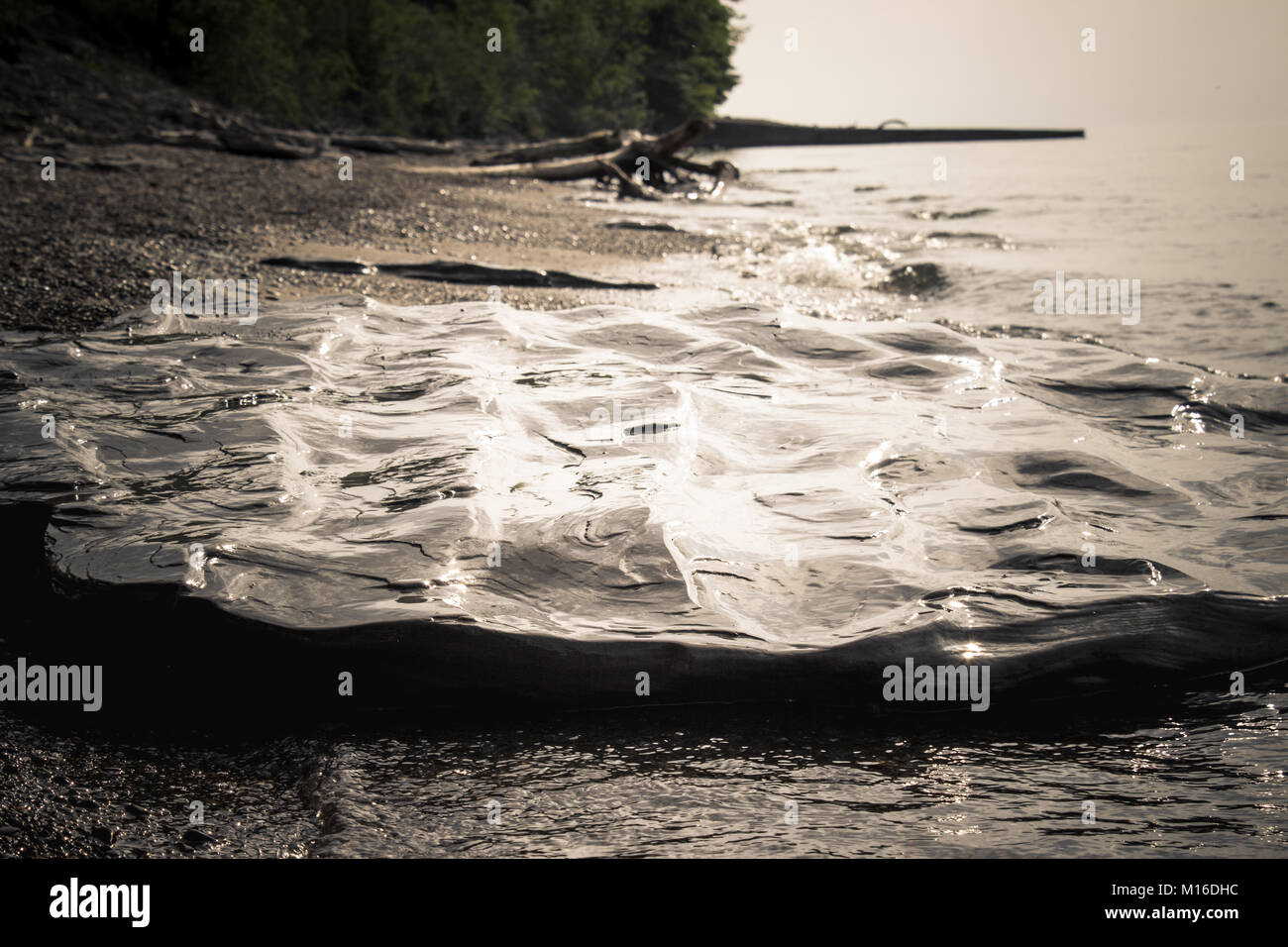 Ripple rock hi-res stock photography and images - Alamy