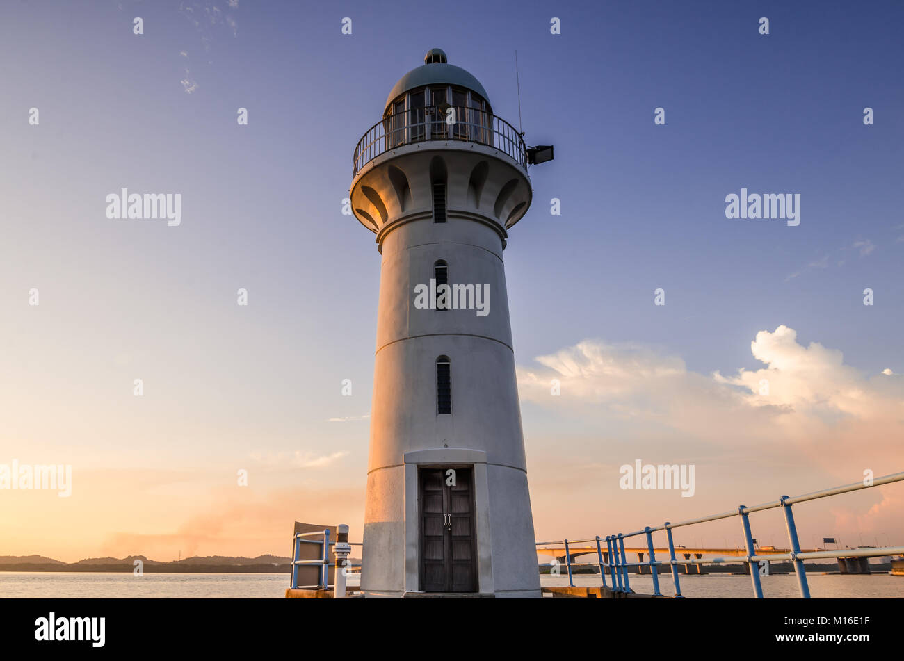 Raffles Marina Lighthouse soak in the expanse of the beautiful sunset ...