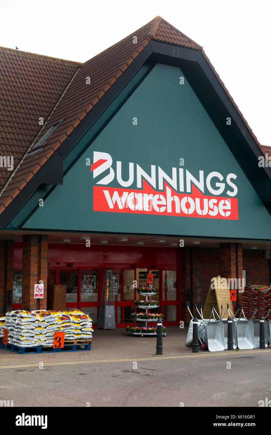 Bunnings logo hi-res stock photography and images - Alamy