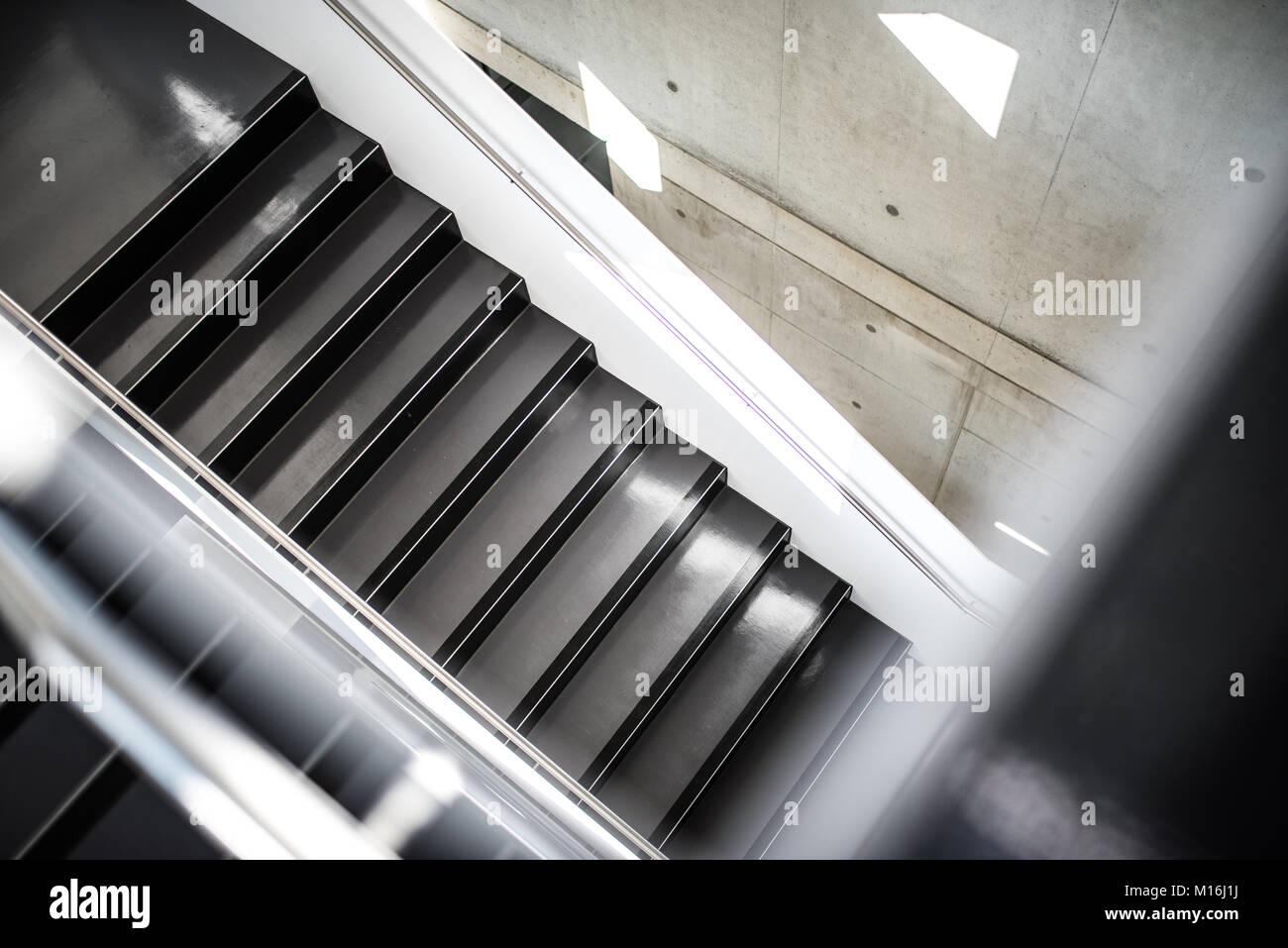 Grey abstract modern staircase hi-res stock photography and images - Alamy