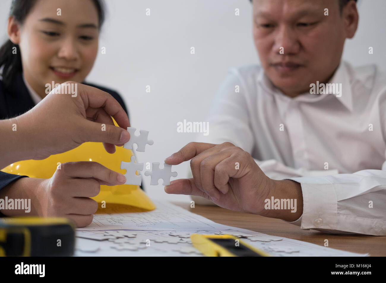 People assembling hi-res stock photography and images - Alamy