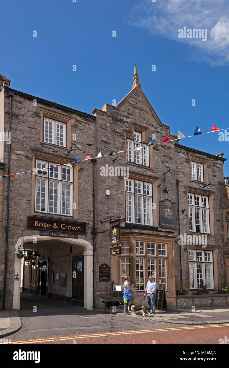 Rose crown public house in hi-res stock photography and images - Alamy