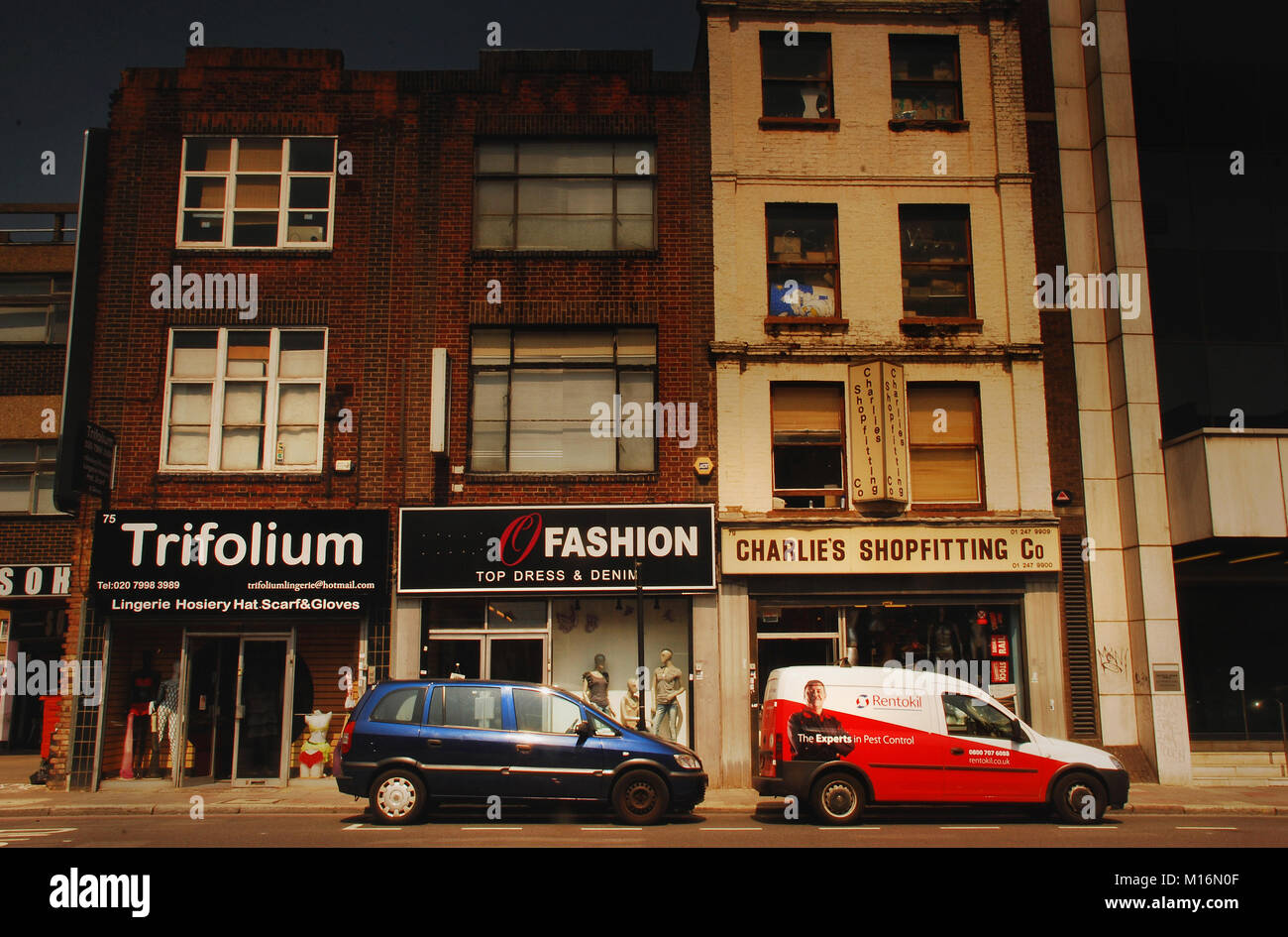 London commercial buildings hi-res stock photography and images - Alamy