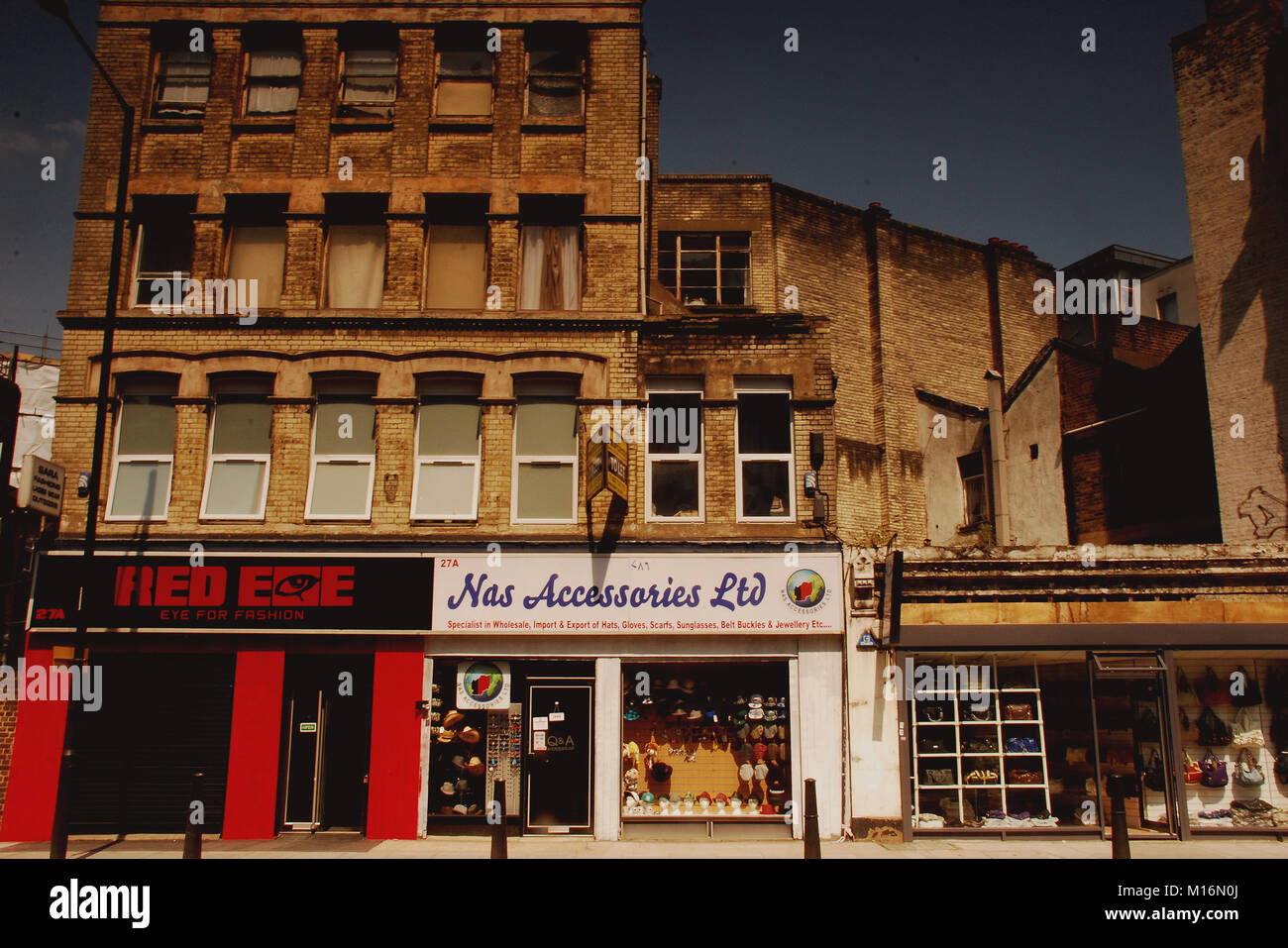 London commercial buildings hi-res stock photography and images - Alamy