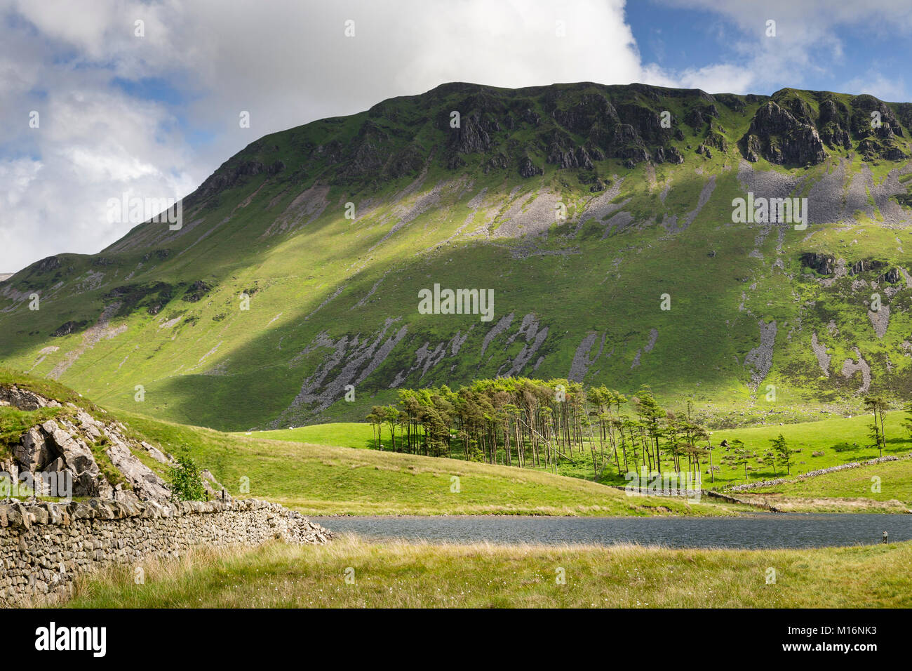 Cader Idris mountain and Cregennan Lakes, Snowdonia, Wales Stock Photo ...