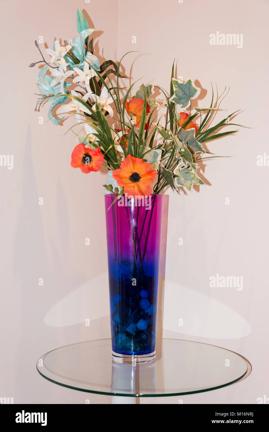 Glass flowers hi-res stock photography and images - Alamy