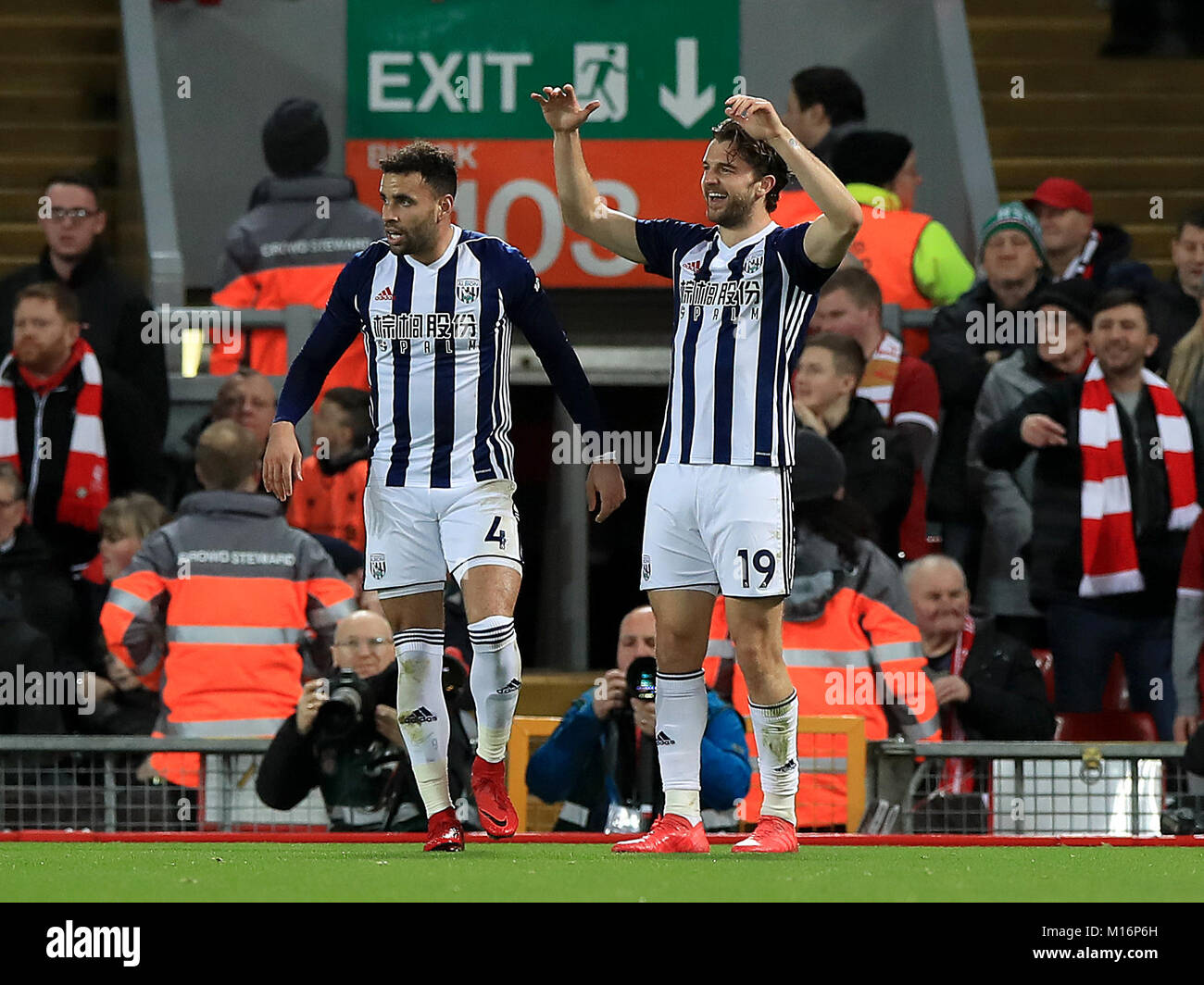 West Bromwich Albion's Jay Rodriguez (right) celebrates scoring his ...