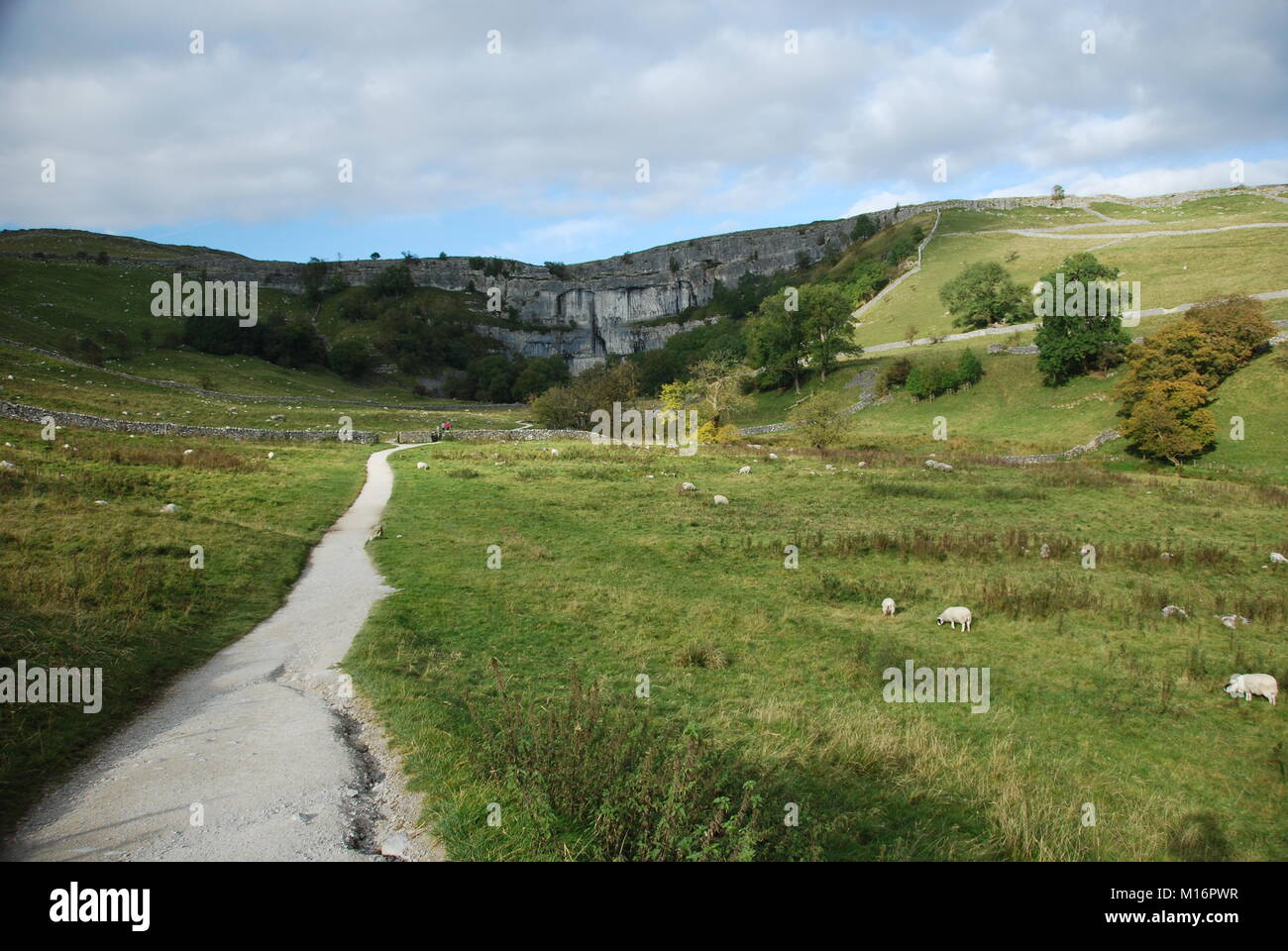 Malham Cove in the Yorkshire Dales National Park Stock Photo - Alamy