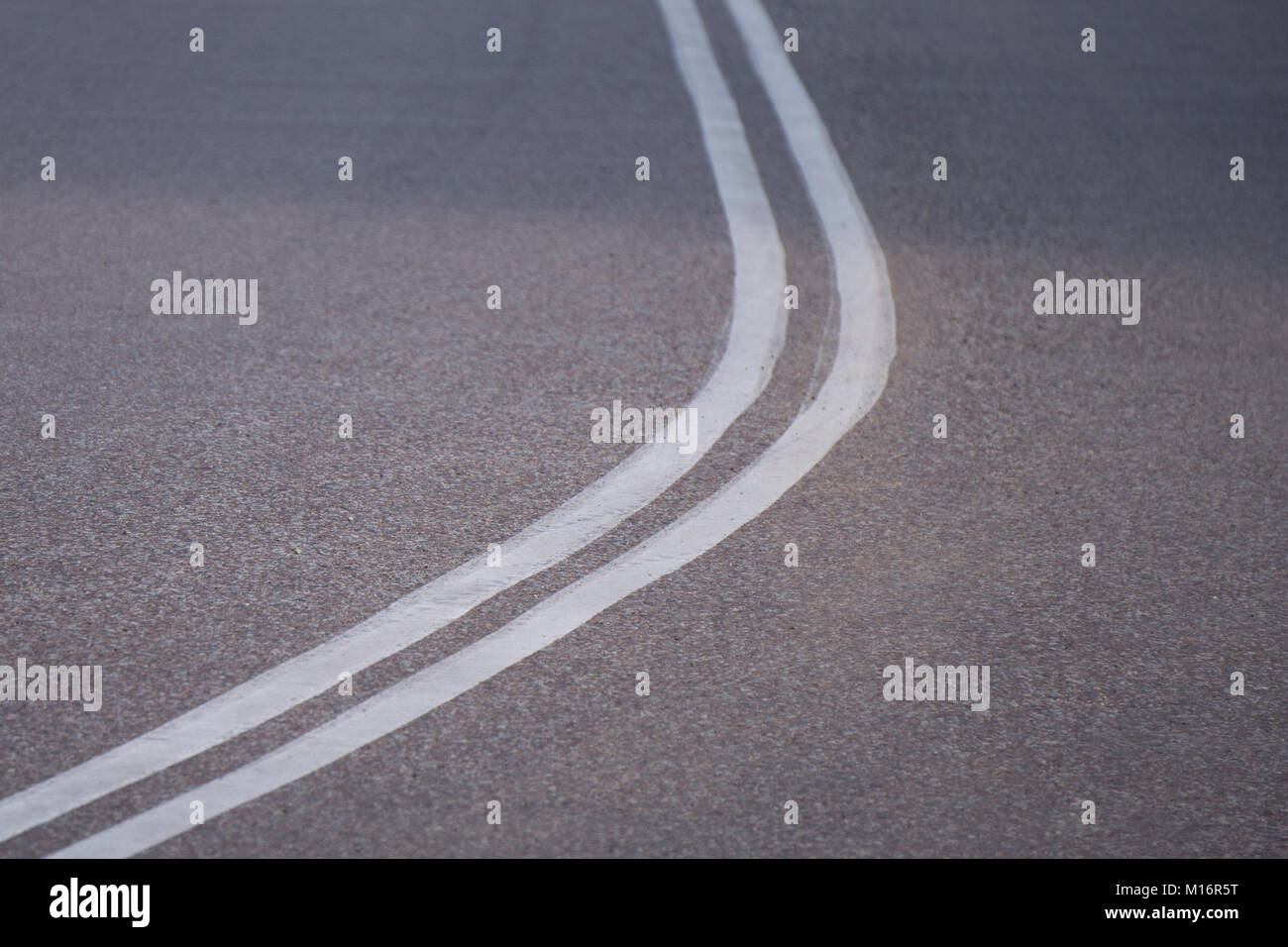 Double white lines hi-res stock photography and images - Alamy