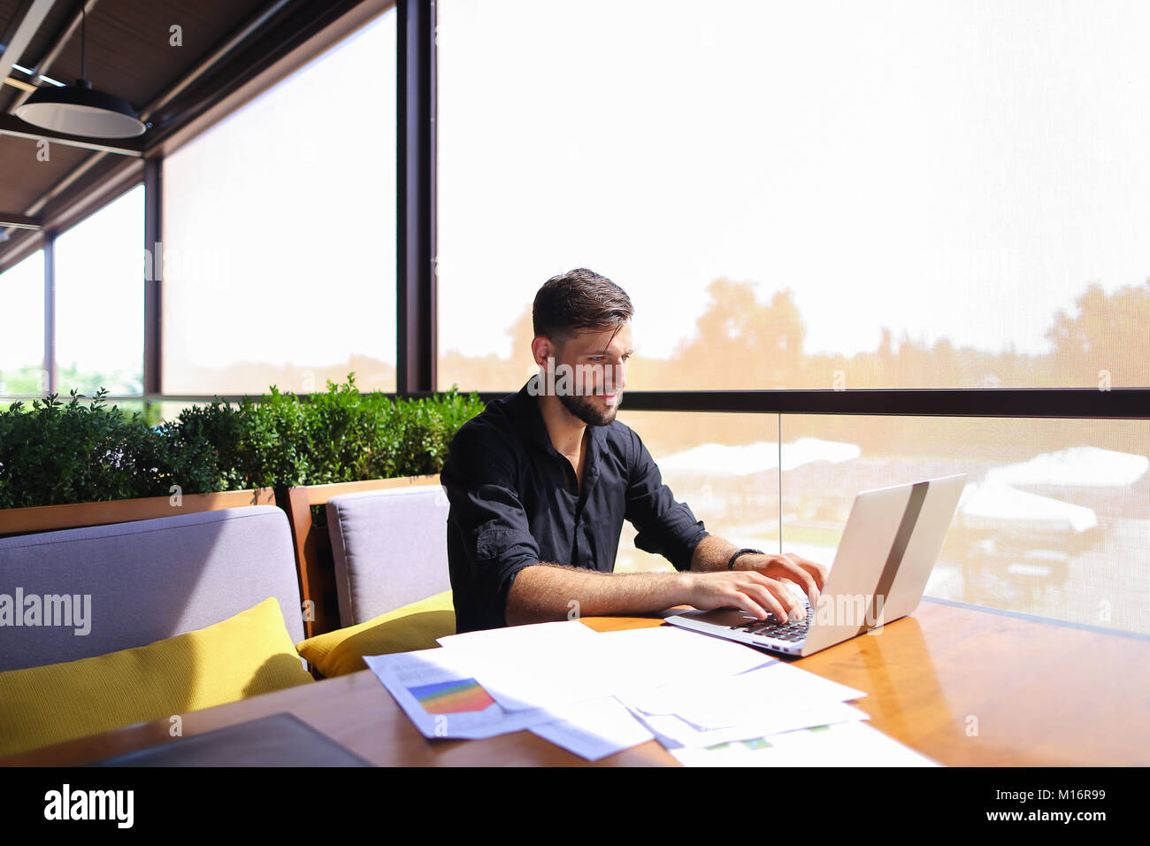 Office worker sorting papers hi-res stock photography and images - Alamy