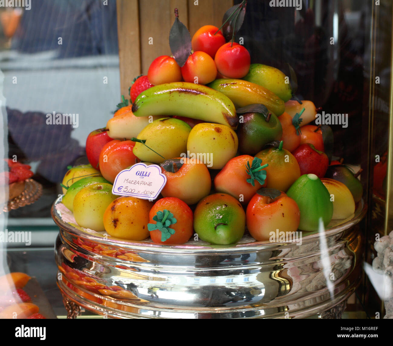 Marzipan fruit hi-res stock photography and images - Alamy