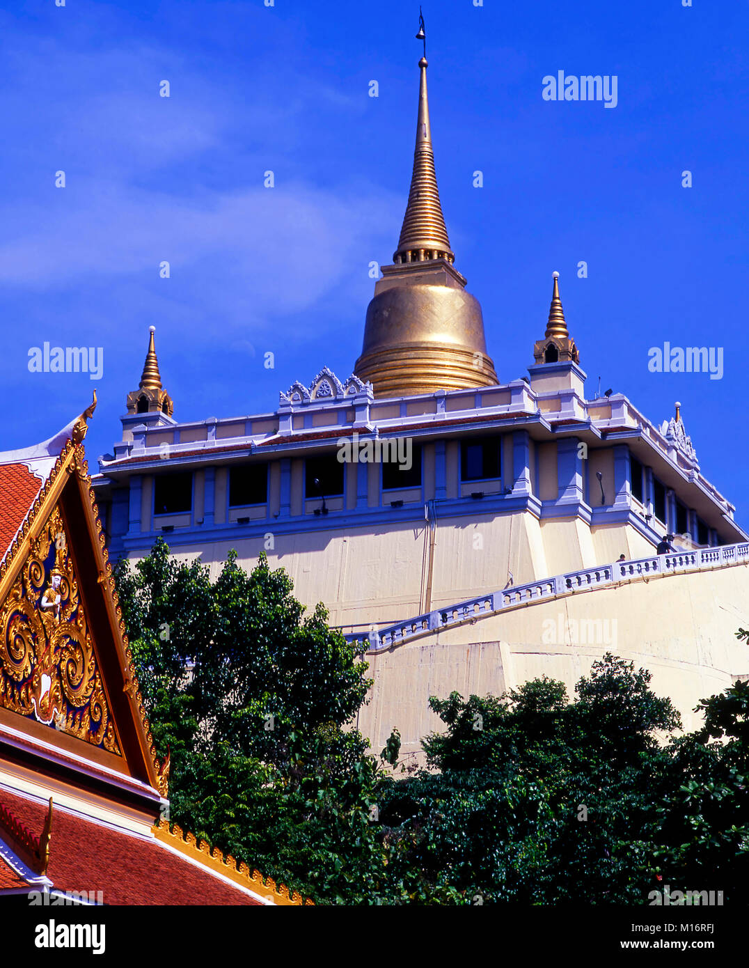Wat Saket, Golden Mount temple, Bangkok, Thailand Stock Photo - Alamy