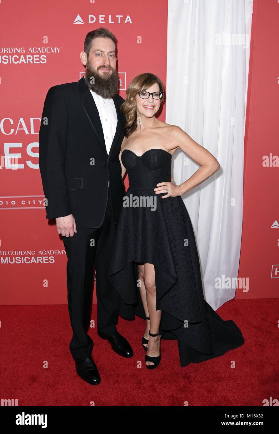 New York, NY, USA. 26th Jan, 2018. Roey Hershkovitz, Lisa Loeb at arrivals for 2018 MusiCares ...