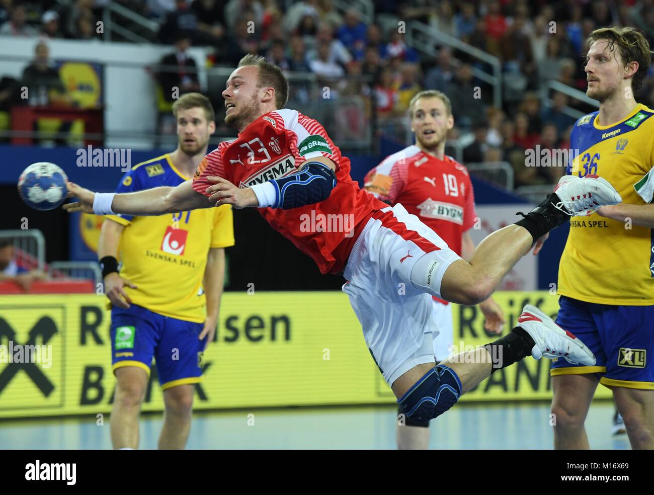 Zagreb, Croatia. 26th Jan, 2018. Henrik Toft Hansen(C) of Denmark ...