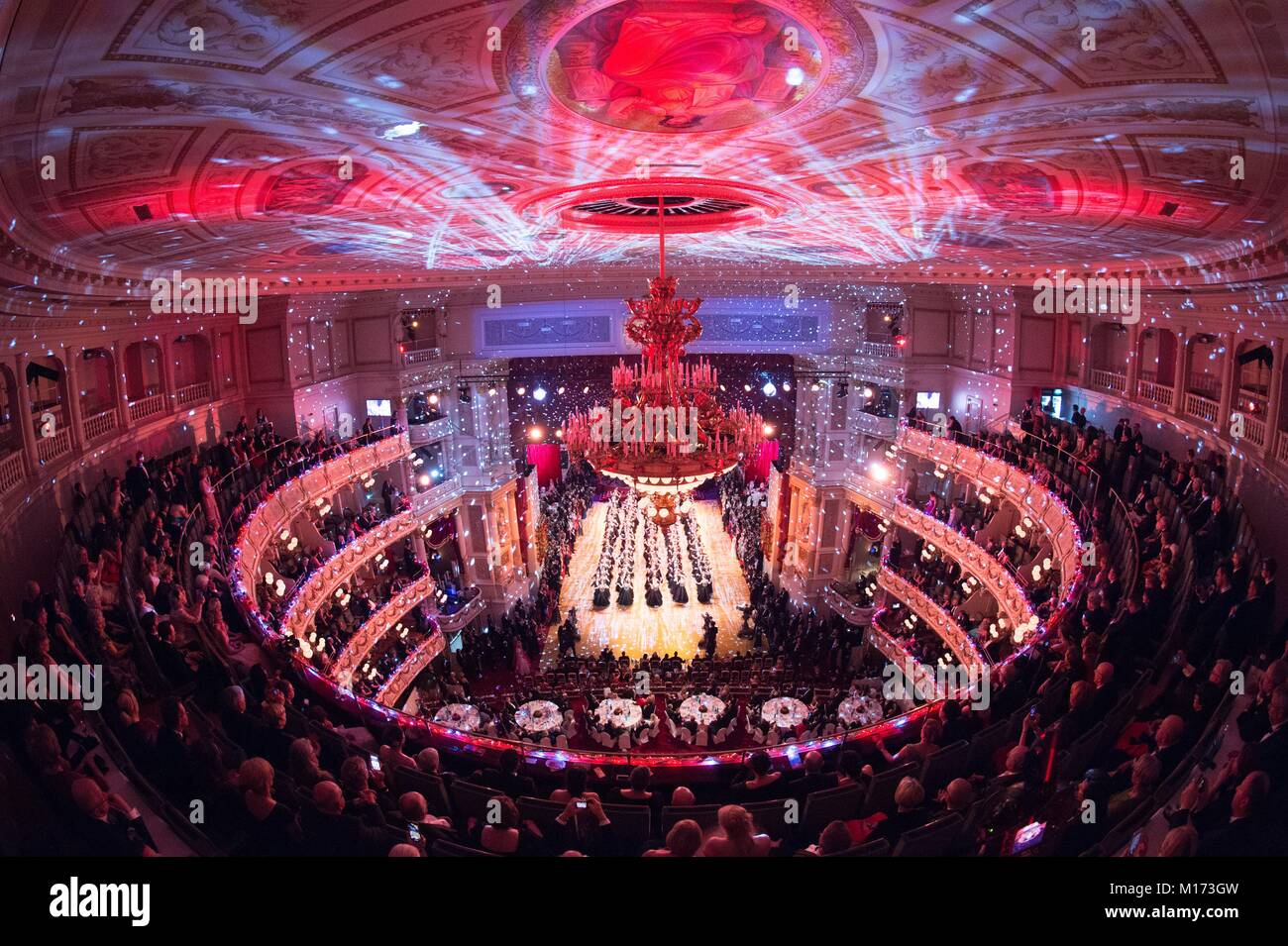 Dresden, Germany. 26th Jan, 2018. The debutantes dance during the 13th ...
