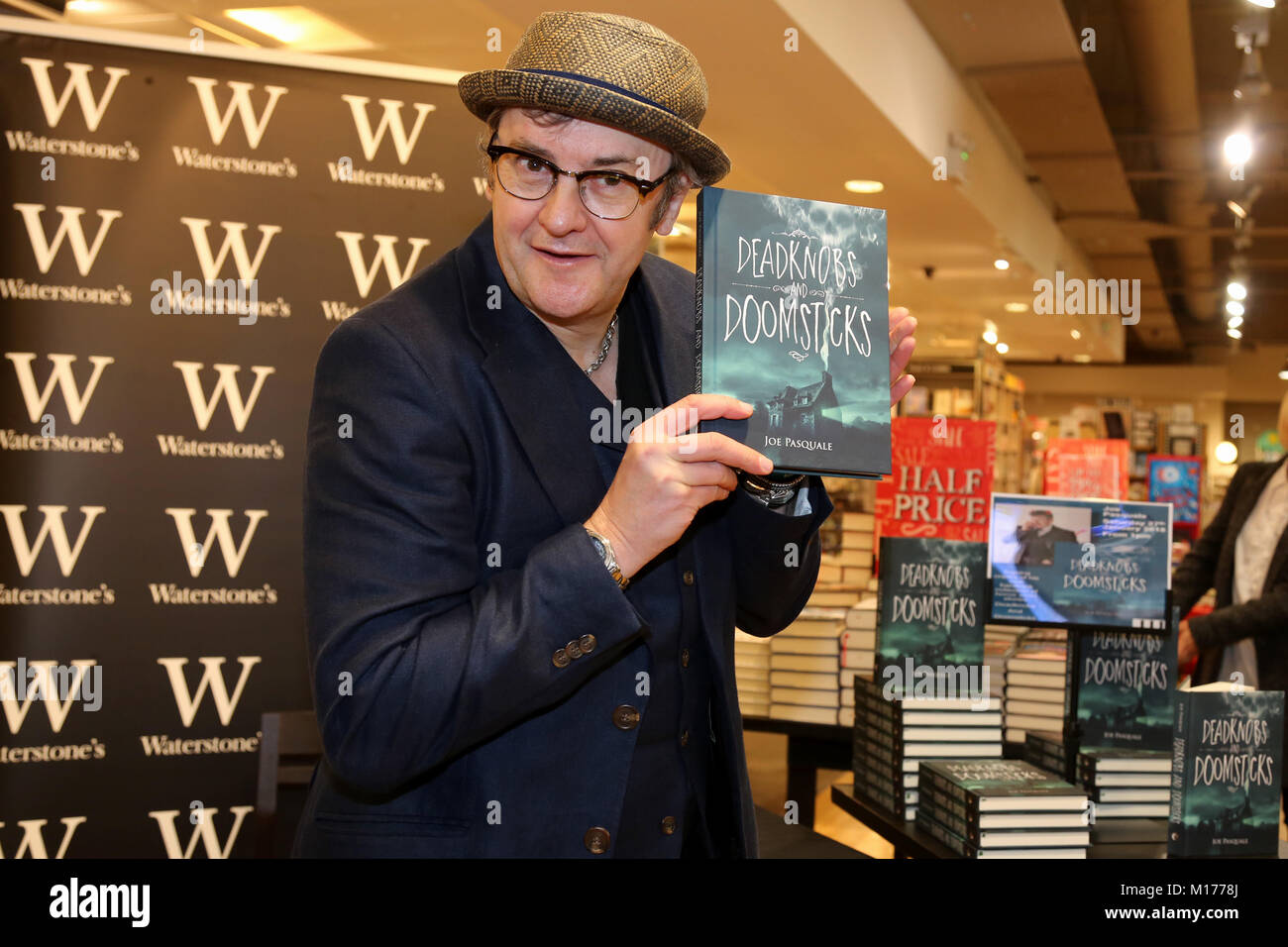 Joe pasquale hi-res stock photography and images - Alamy