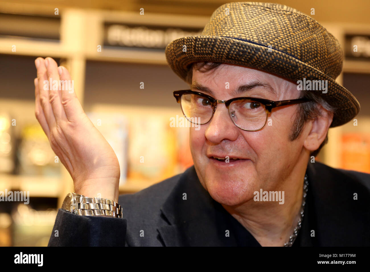 Joe pasquale hi-res stock photography and images - Alamy