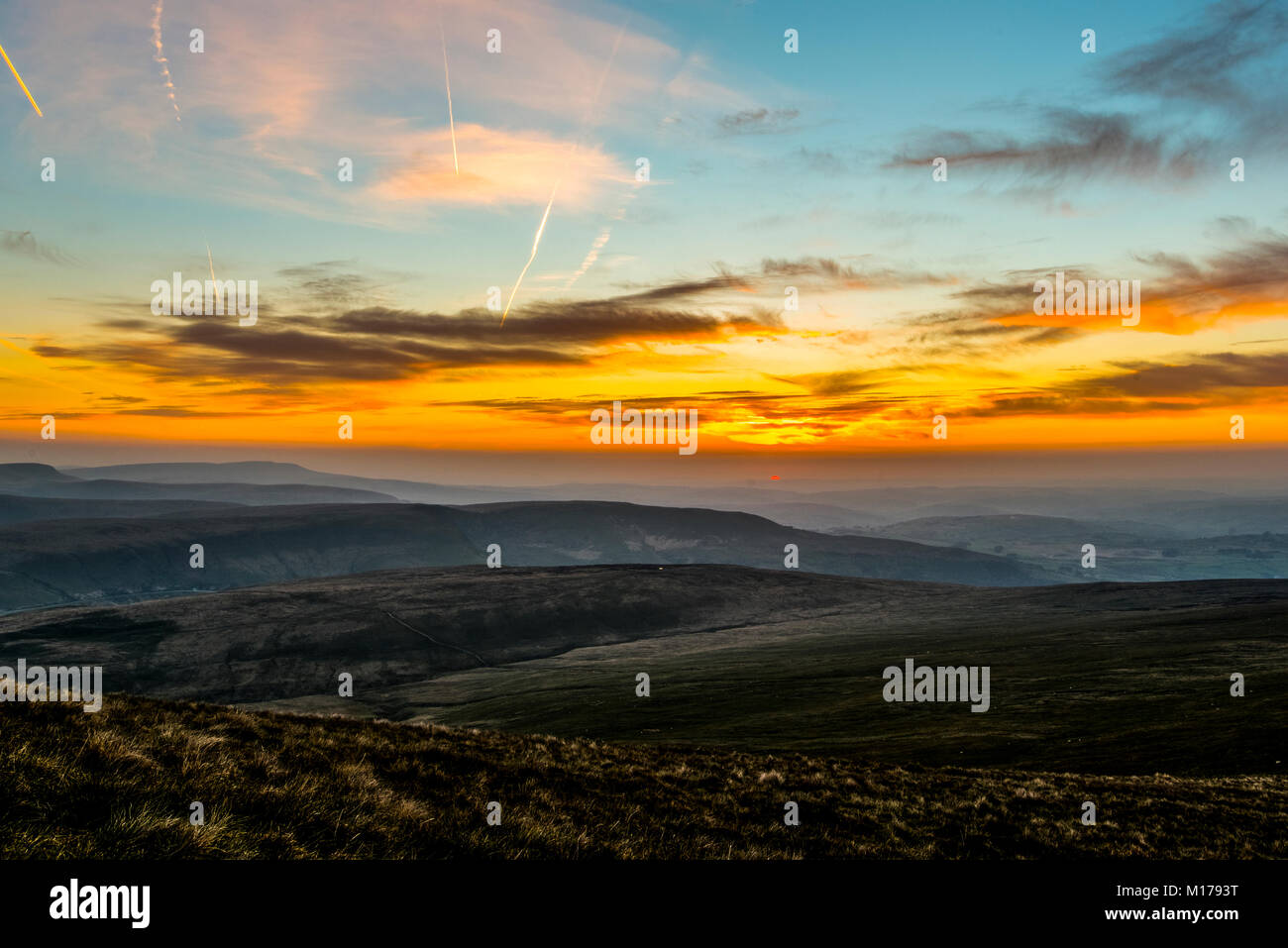 Saturated Sunset over Brecon Beacons, Pen Y Fan, Mountain Range, Wales ...