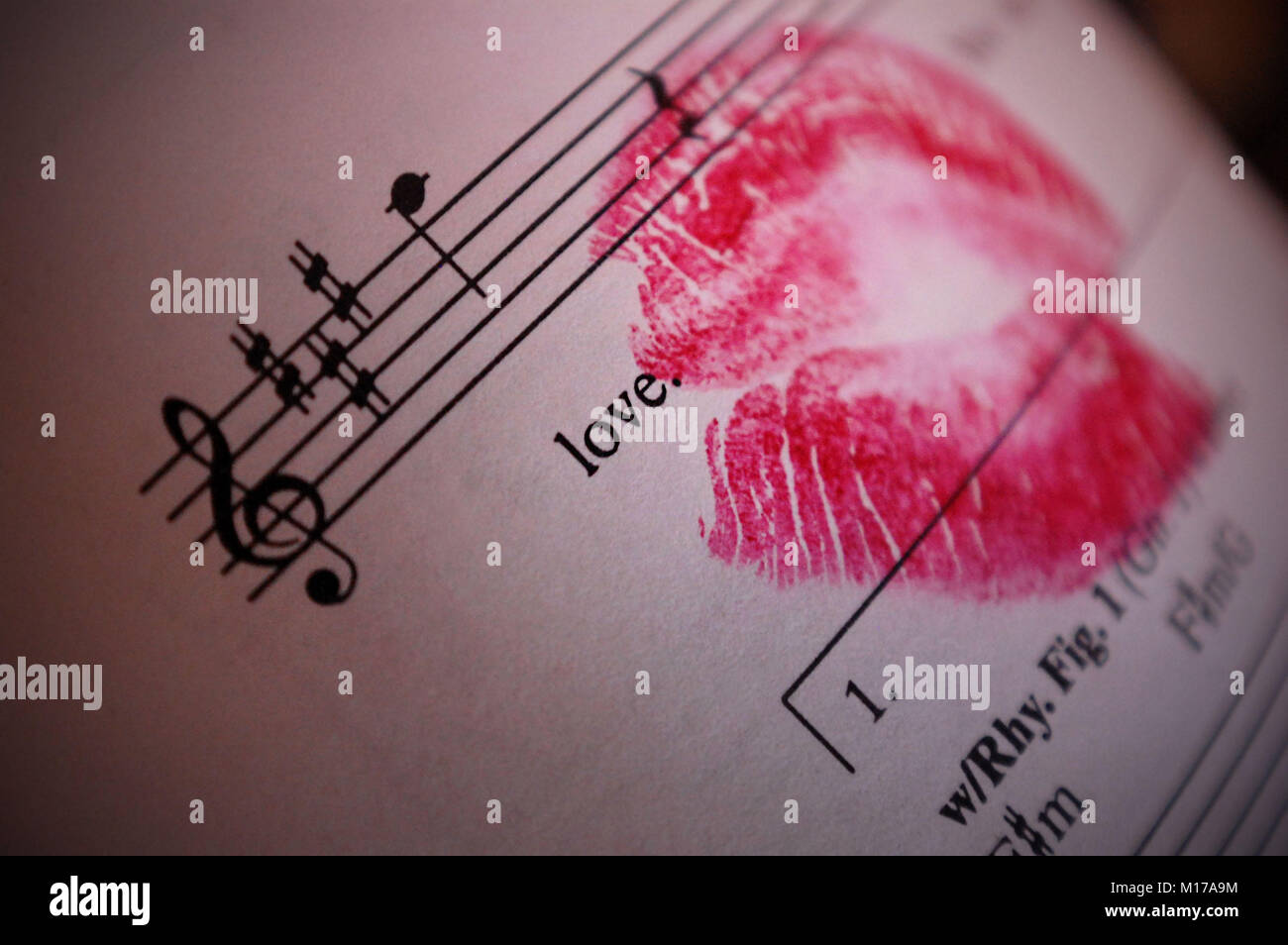Kiss band white hi-res stock photography and images - Alamy