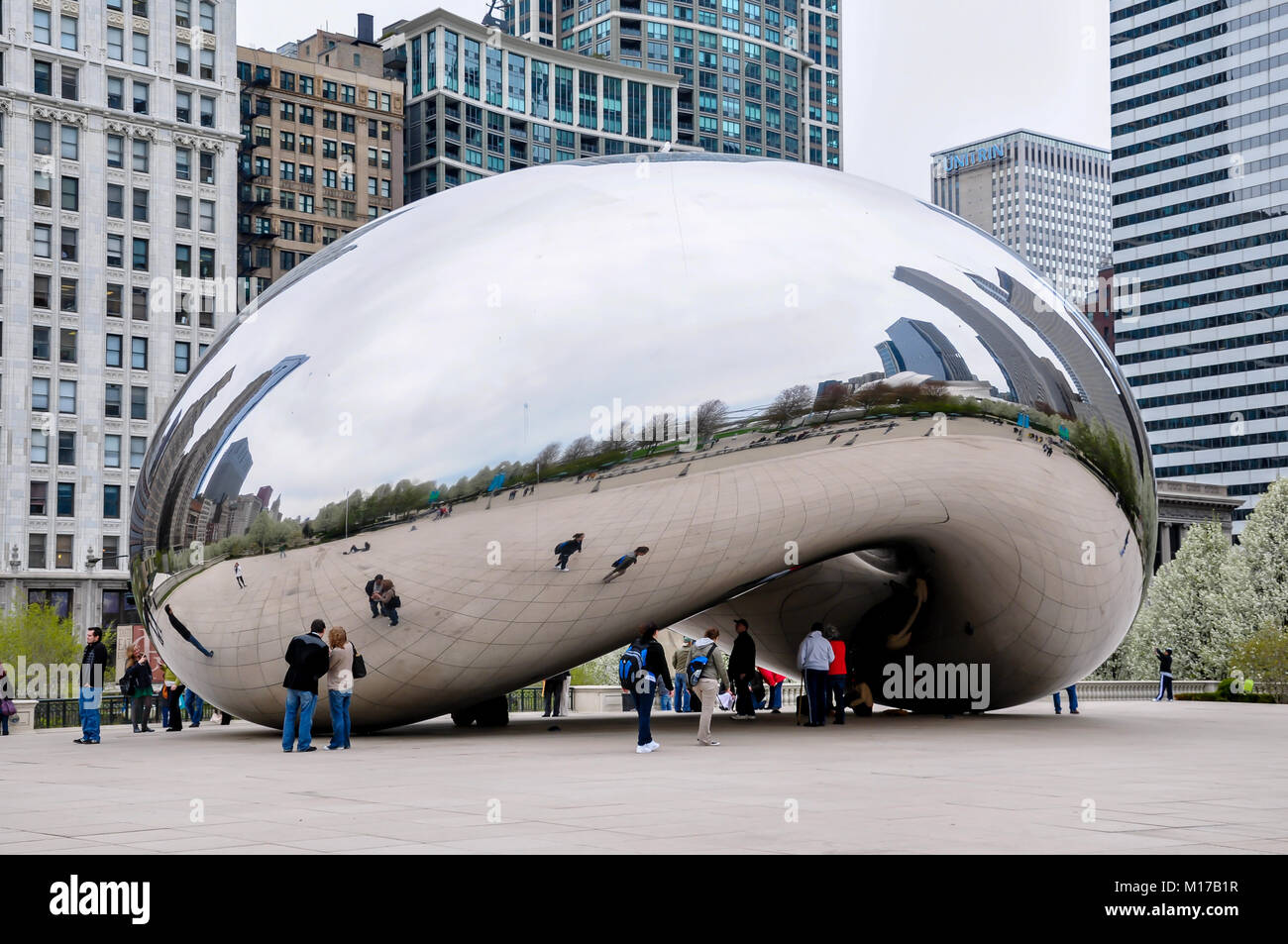 Chicago, IL - MAY 5, 2011 - Cloud Gate (The Bean) Sculpture in ...