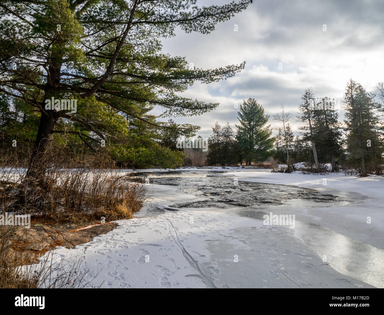 Frozen Ice River Stock Photo - Alamy
