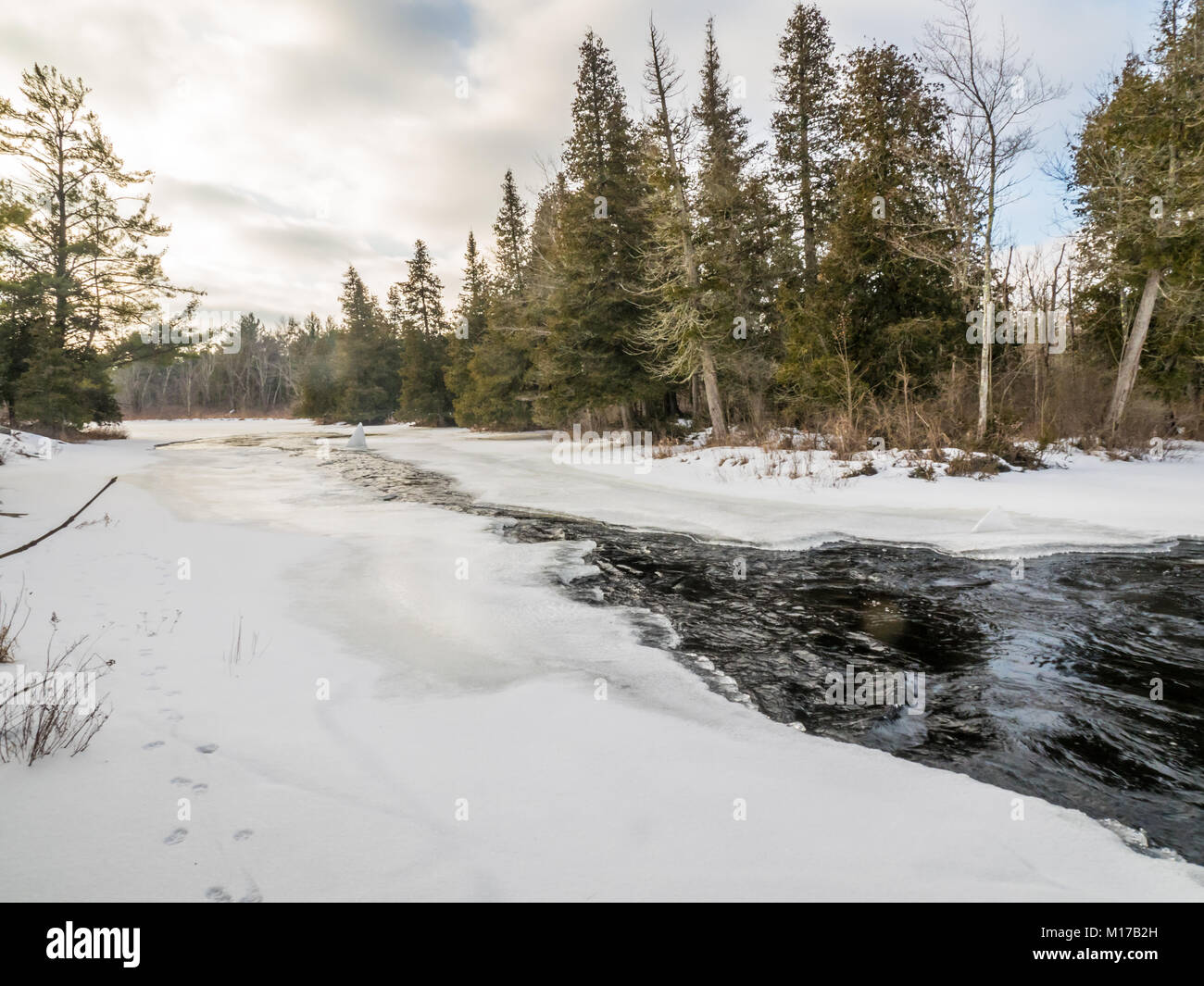 Frozen Ice River Stock Photo - Alamy