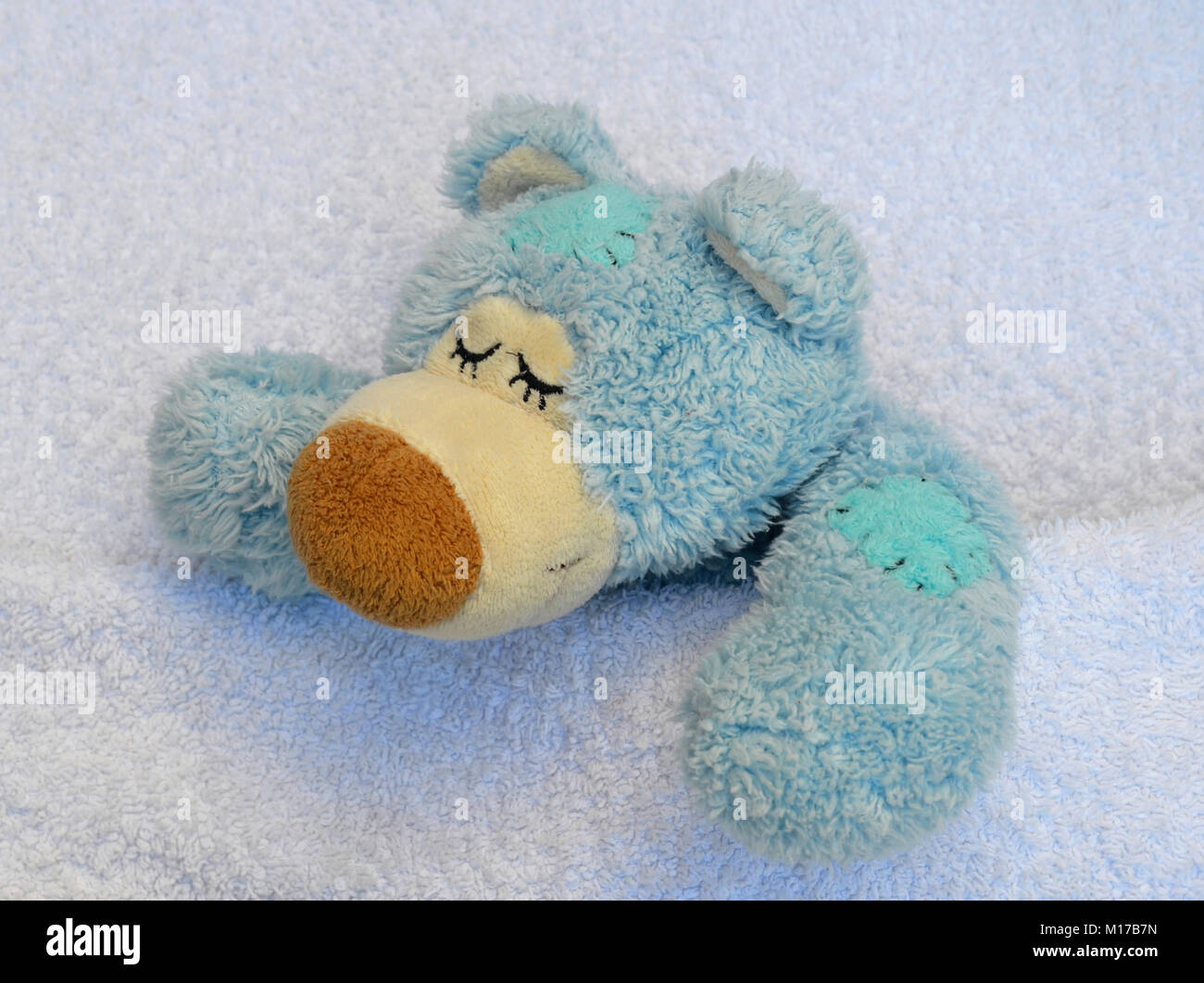 Poor sick teddy in bed Stock Photo - Alamy