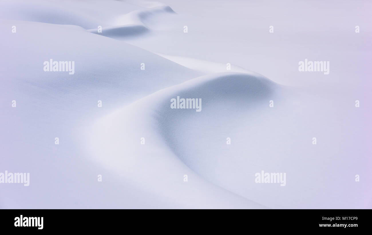 Lines in the snow Stock Photo - Alamy