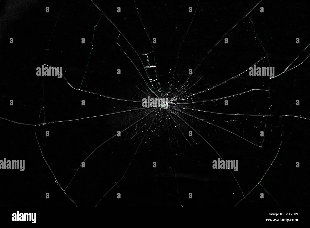 Black smartphone cracked display hi-res stock photography and images ...