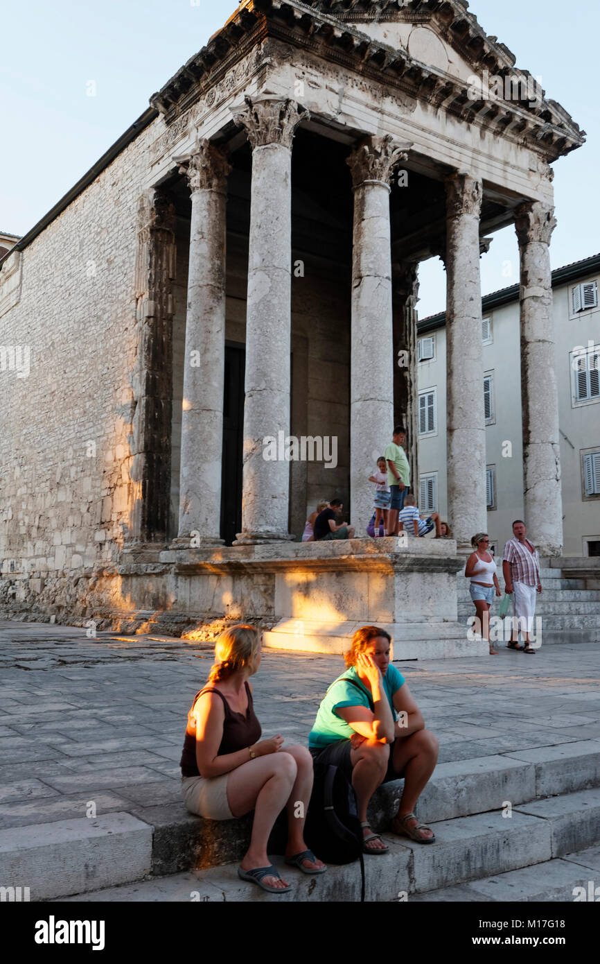 Pula Arena amphitheatre, Pula, Croatia Stock Photo - Alamy