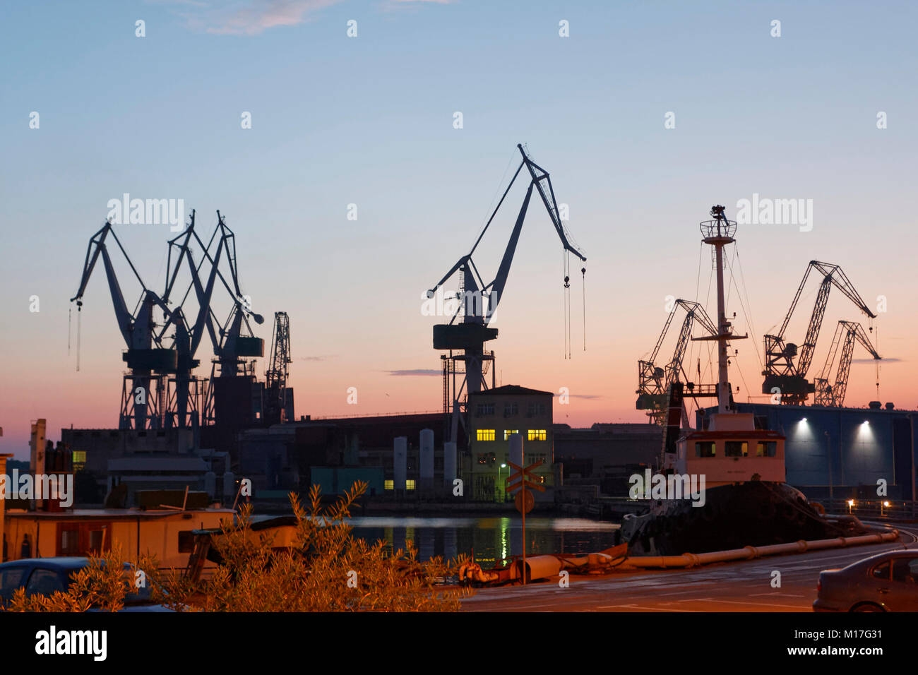 Summer shipyard hi-res stock photography and images - Alamy