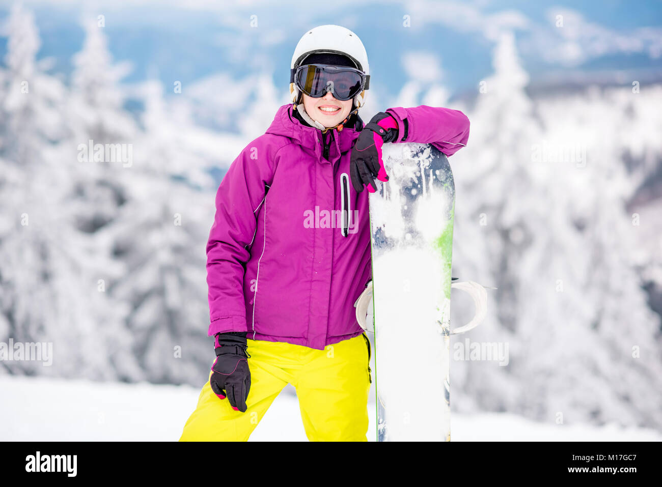 Female snowboarder hi-res stock photography and images - Alamy