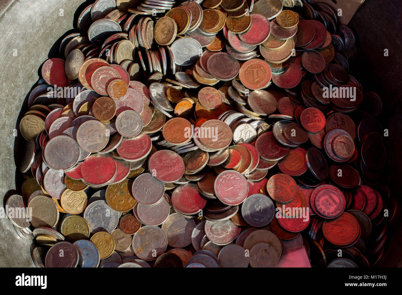 Old metal coin collectiions of various currencies Stock Photo - Alamy