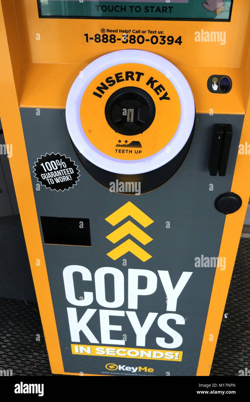 Self serve kiosk hi-res stock photography and images - Alamy