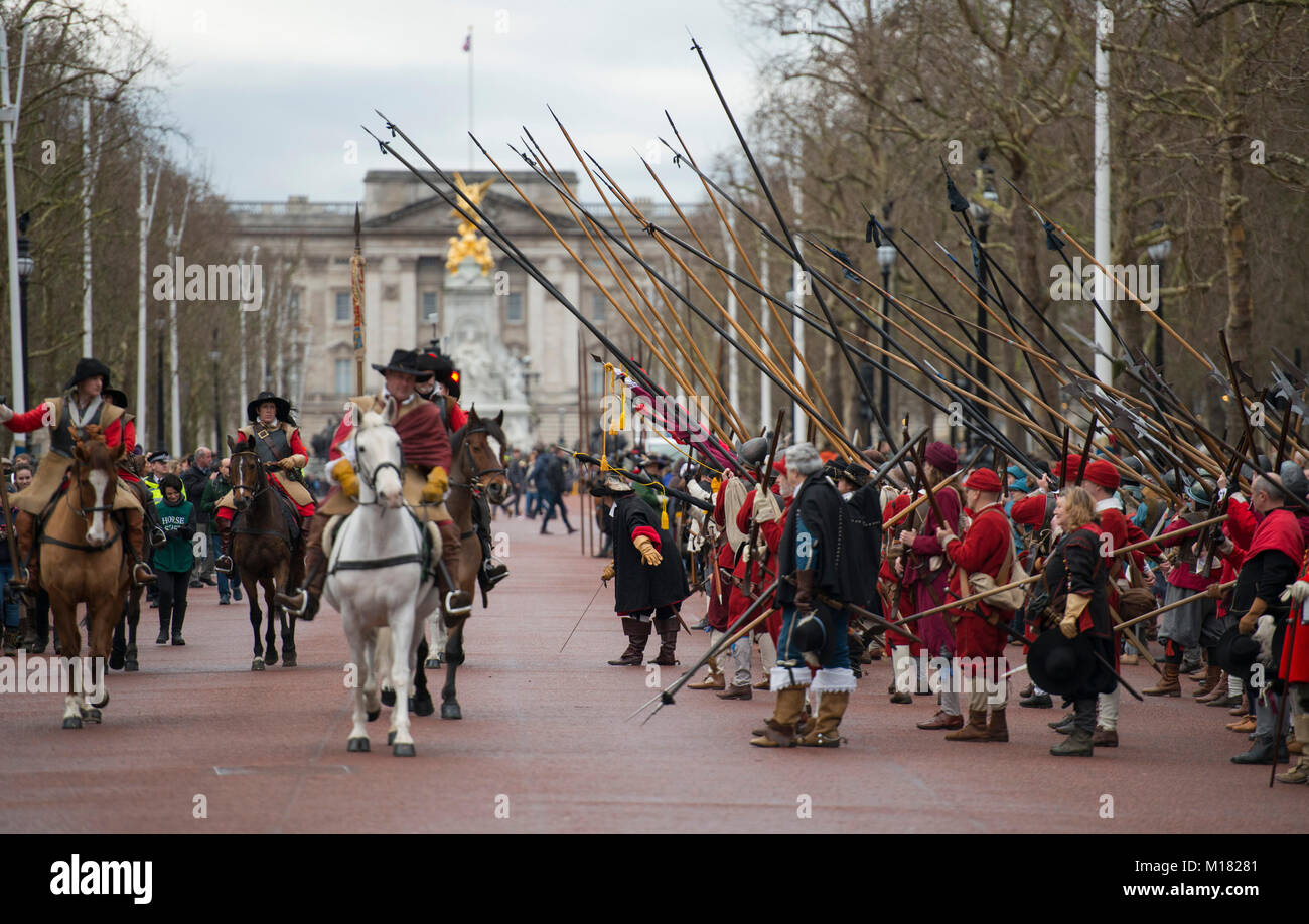 Kings army hi-res stock photography and images - Alamy