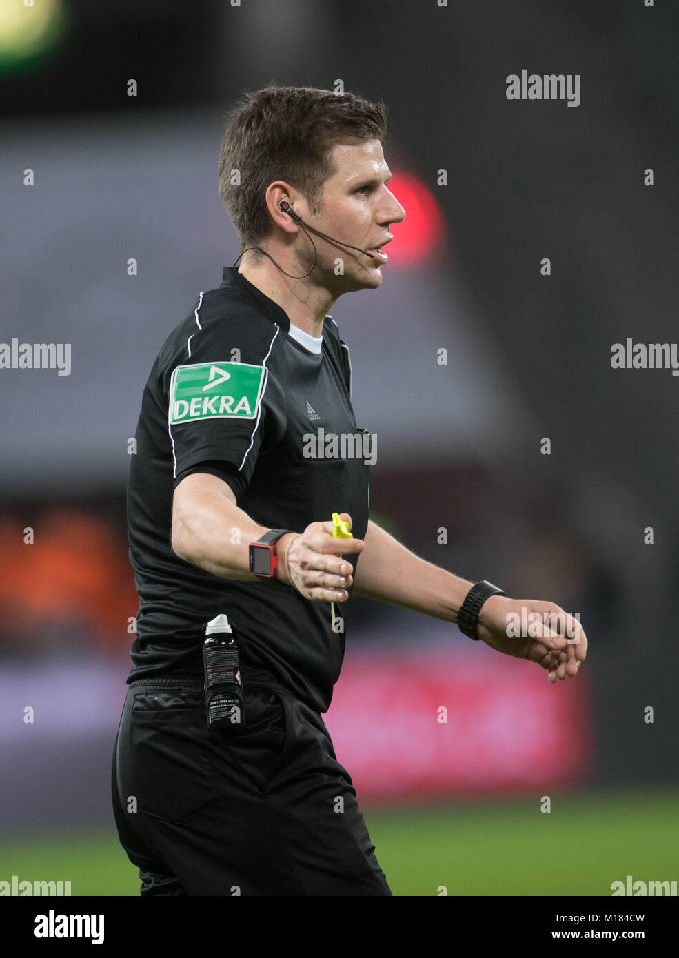 Leverkusen, Germany. 28th Jan, 2018. Referee Frank Willenborg pictured ...