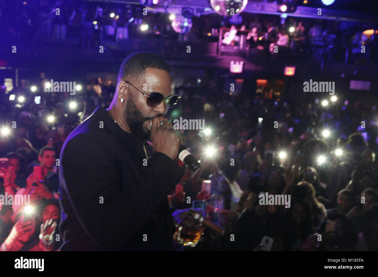 R kelly hi-res stock photography and images - Alamy