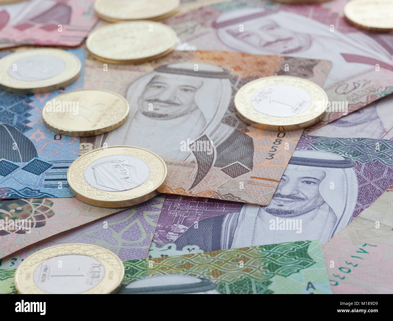 New Saudi Riyal Banknotes and Coins showing King Salman of Saudi Arabia ...