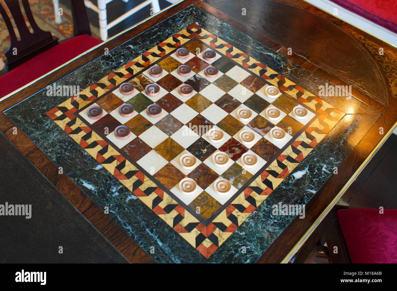 Draughts board hi-res stock photography and images - Alamy