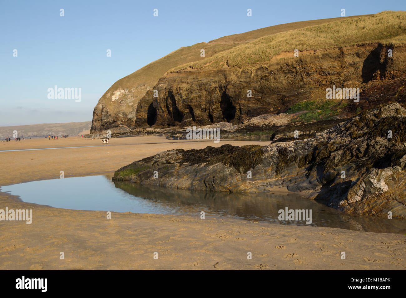 Beach scene at Newquay Cornwall Stock Photo - Alamy