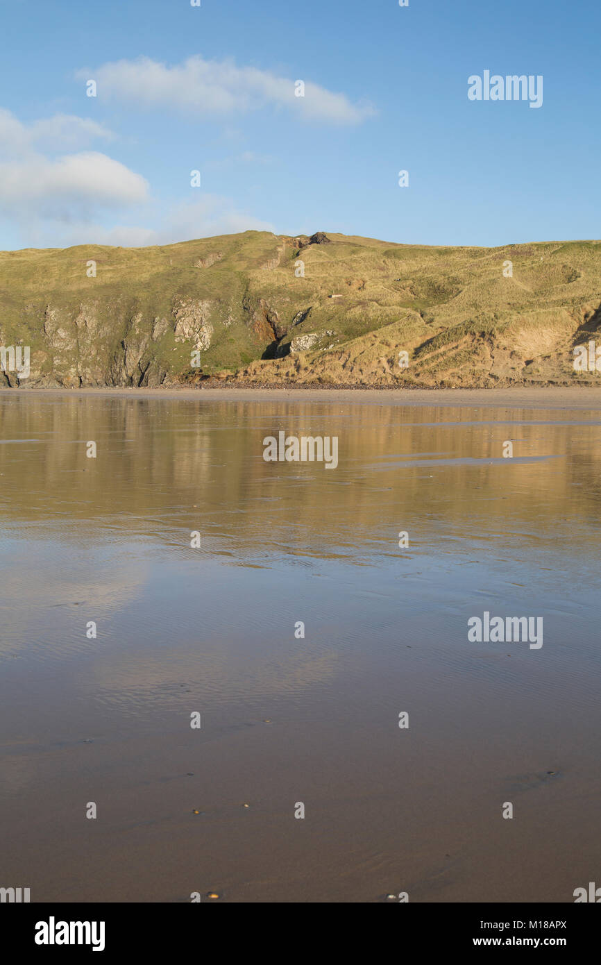 Beach scene at Newquay Cornwall Stock Photo - Alamy