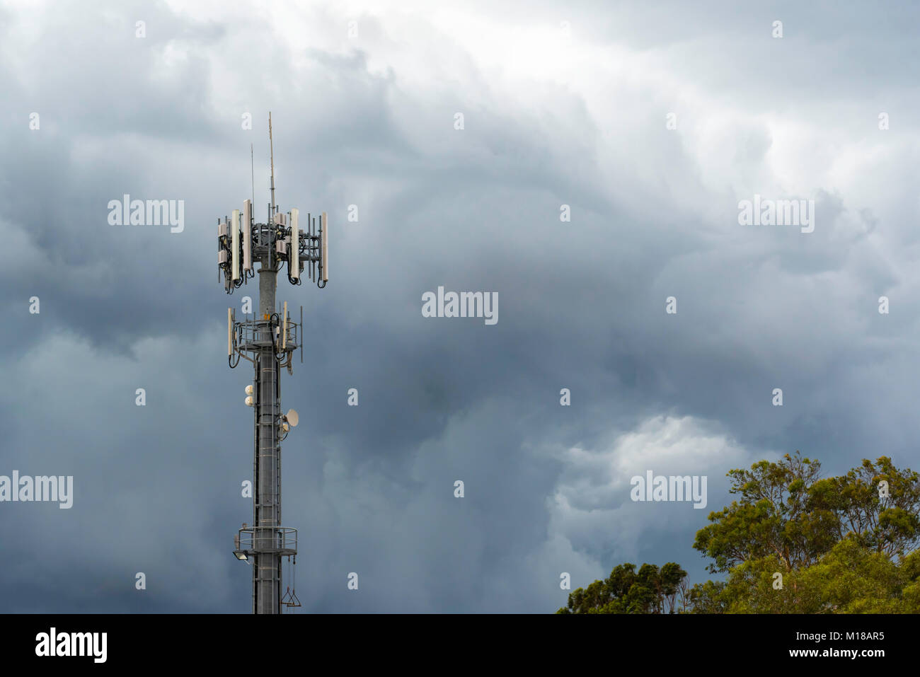 Cell Phone Tower Stock Photos & Cell Phone Tower Stock Images - Alamy