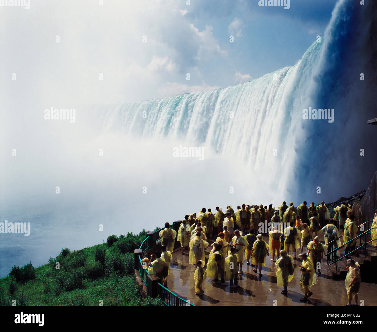 Niagara falls viewing platform hi-res stock photography and images - Alamy