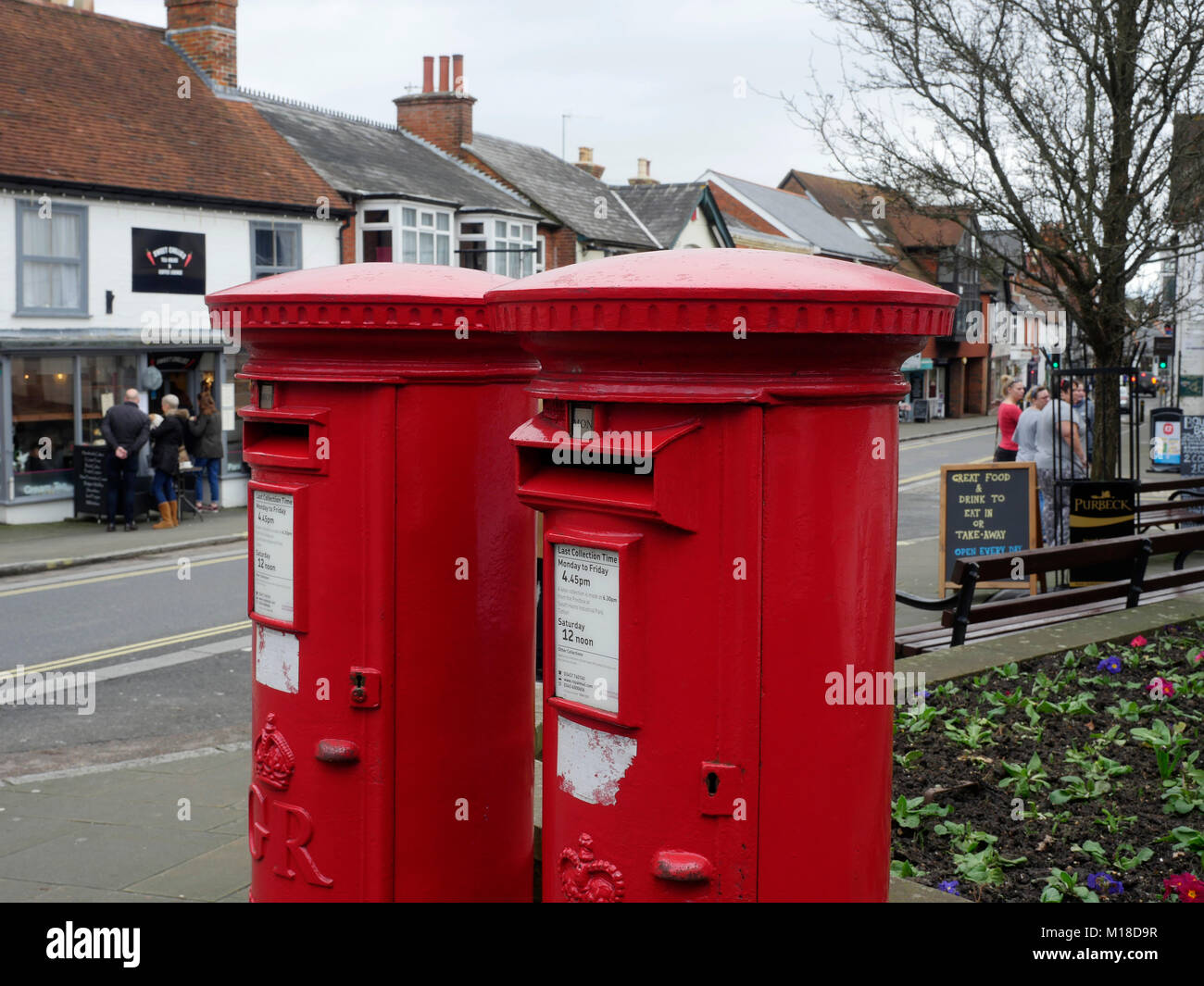 Royal mail post boxes hi-res stock photography and images - Alamy