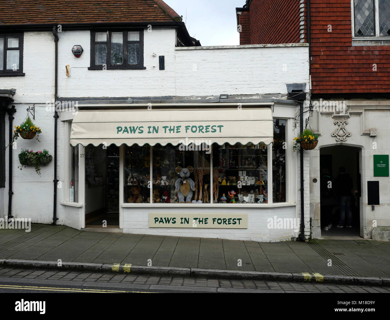 Shops in High Street, Lyndhurst, Hampshire, England. UK Stock Photo - Alamy