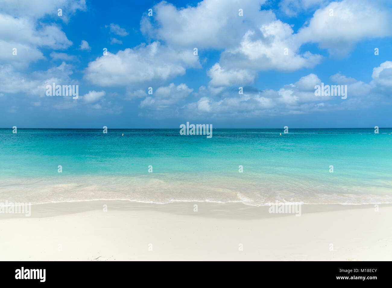 Scenic view of the idyllic Aruba's Eagle Beach. Caribbean leandscape ...