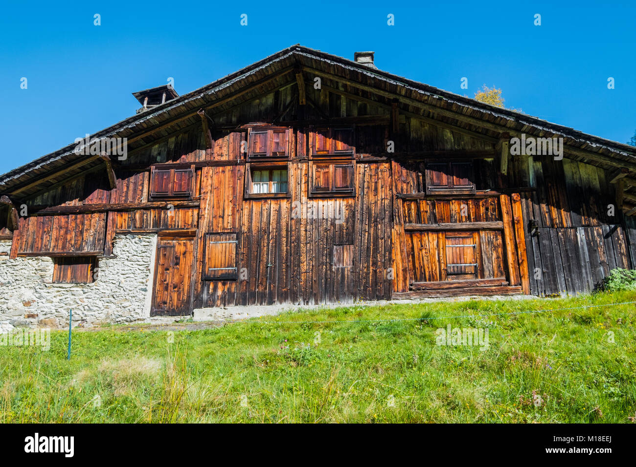 Typical chalet hi-res stock photography and images - Alamy
