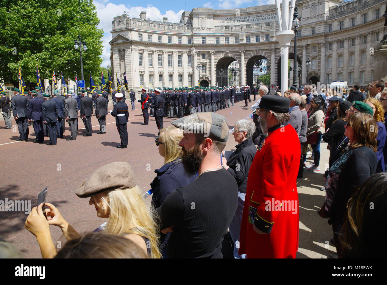 Royal parade arches hi-res stock photography and images - Alamy